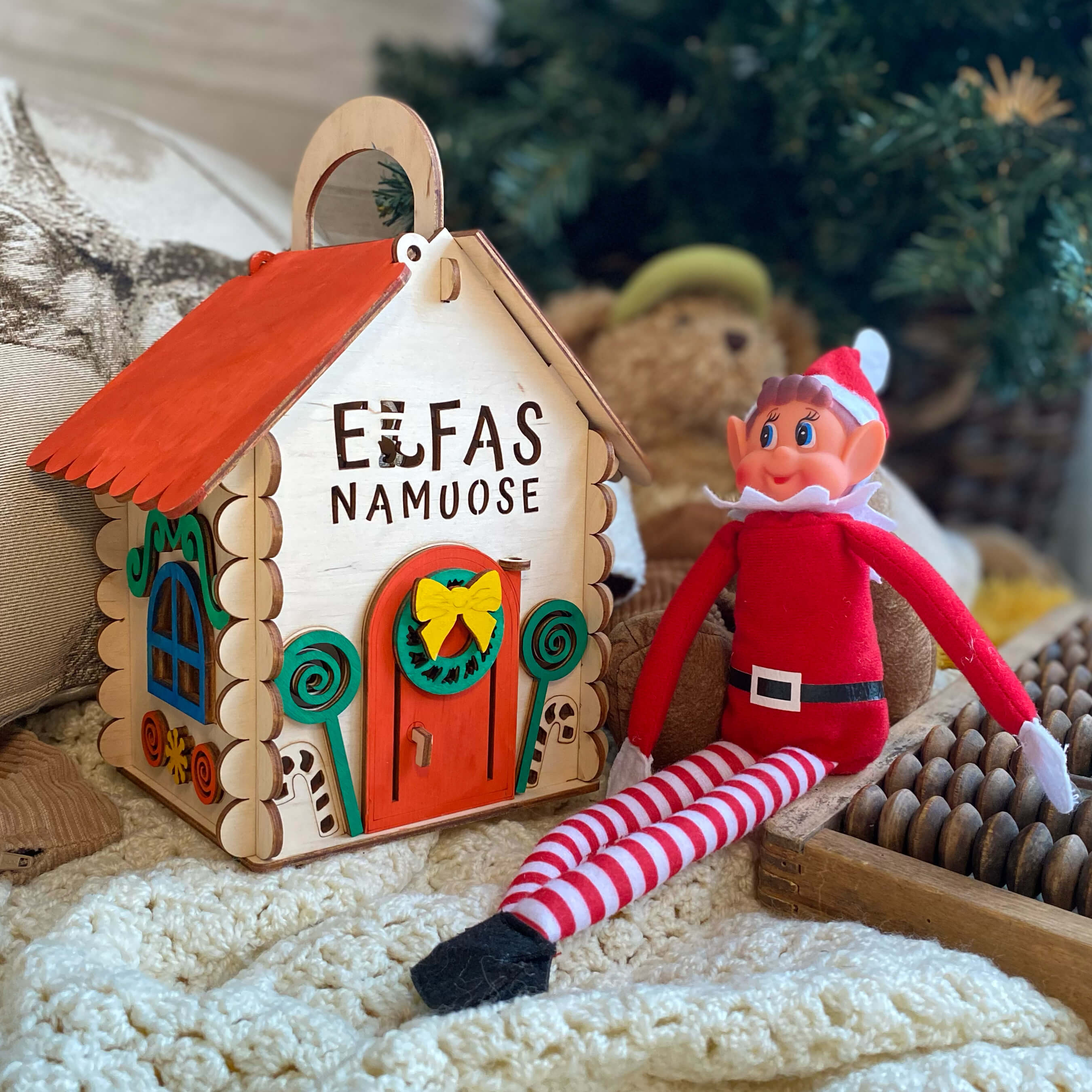 Elfų išdaigos – Elfas Namuose